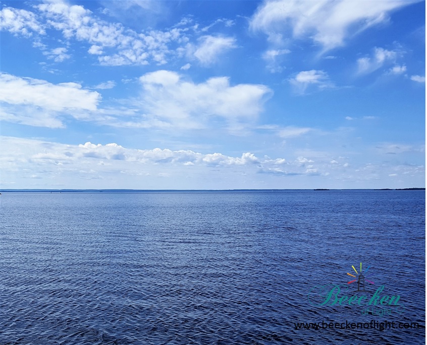 Water is beautiful – Beecken of Light